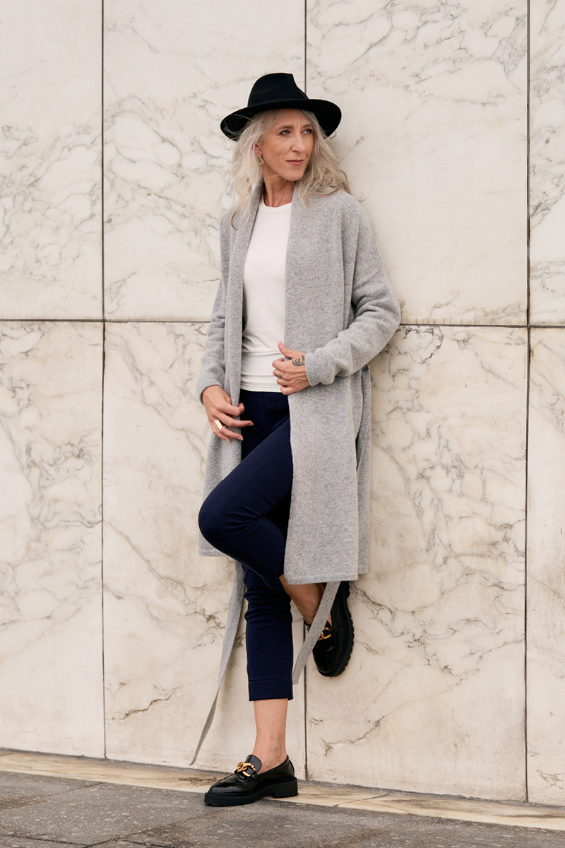 ANNA WINTER gray sweater