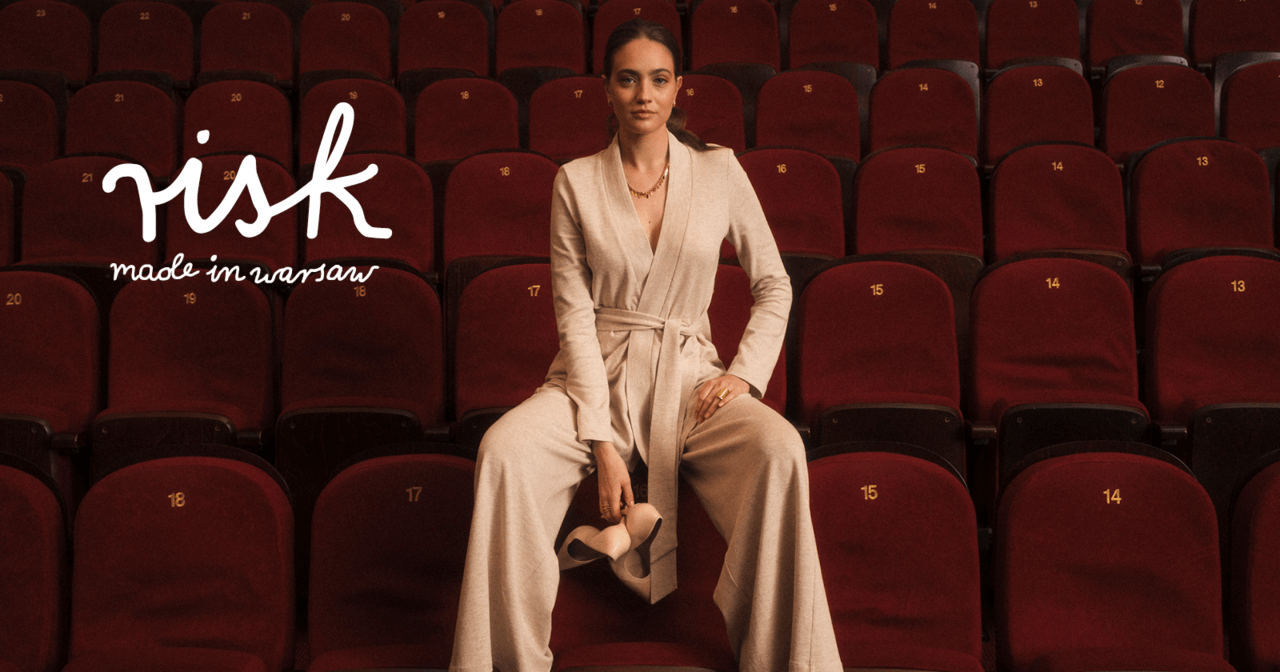 ACTIONS :: RISKY GIRLS