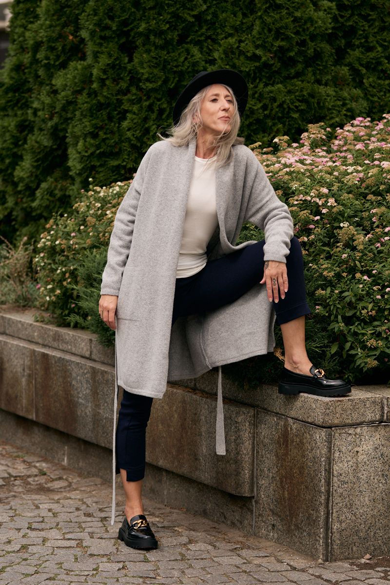 ANNA WINTER gray sweater